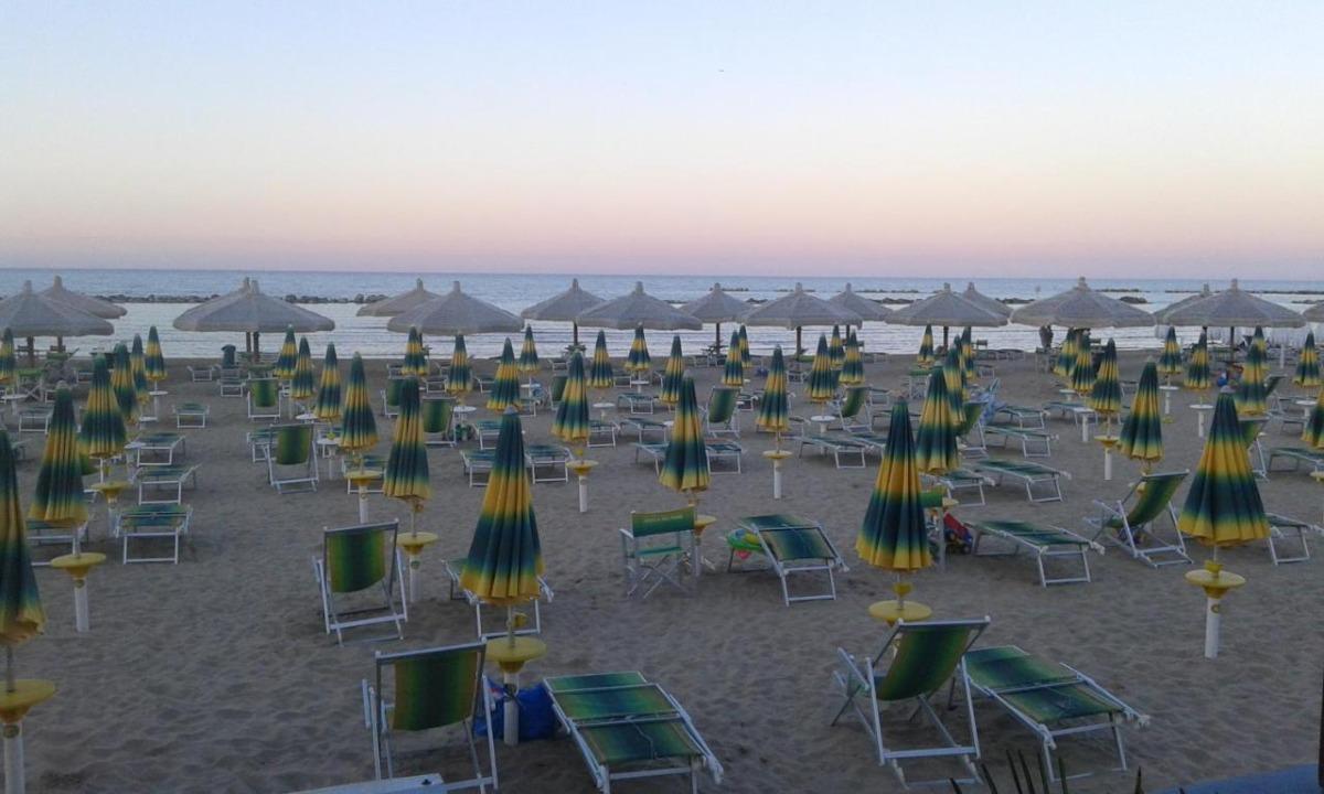 Blue Riviera Apartment Montesilvano Marina - Montesilvano - en