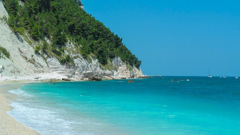 Conero: dal mare al Colle dell'Infinito